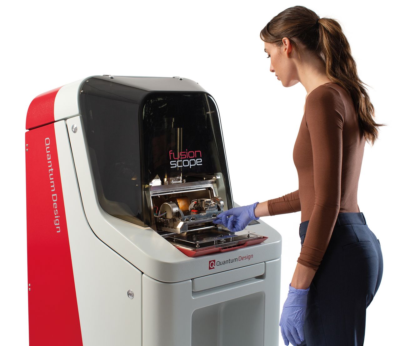 FusionScope & Kleindiek micromanipulators: Precise nano characterization